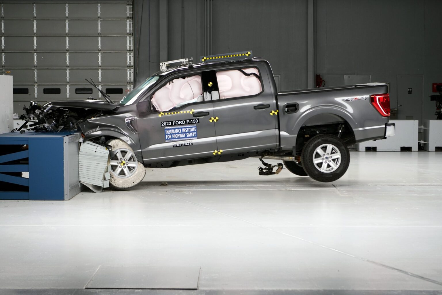 Where the safety concerns are for large pickups - Auto Service World