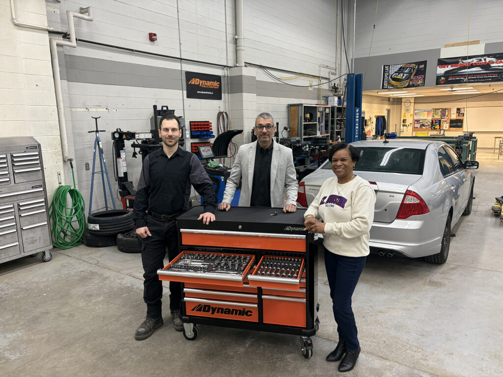 Gray Tools donates to school - Auto Service World